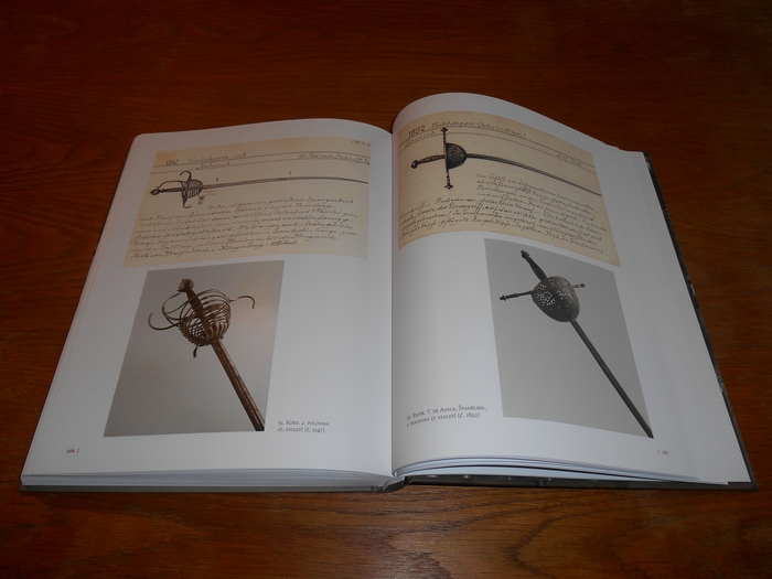 K dostání je nová kniha na téma opočenské zámecké zbrojnice